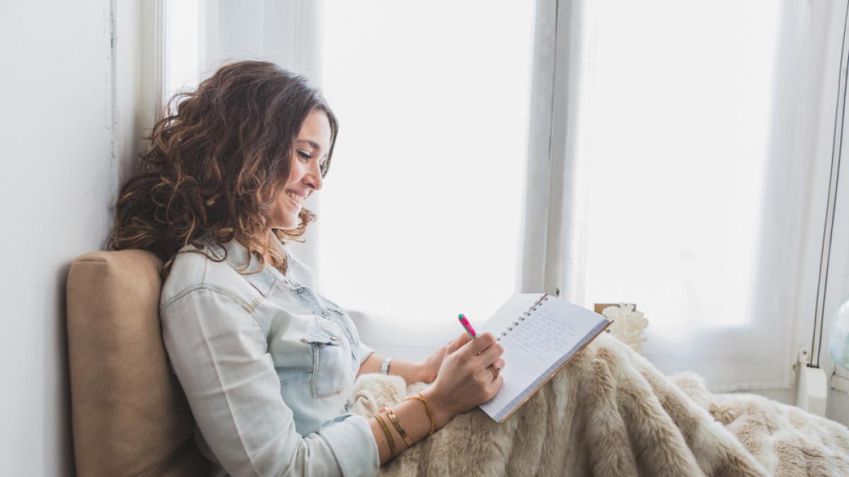 5 Alasan Journaling Baik untuk Kesehatan Mental, Wajib Dicoba ...
