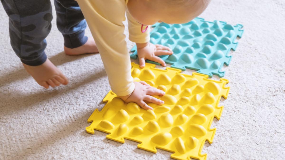 5 Manfaat Sensory Play untuk Bayi, Dukung Tumbuh Kembang si Kecil ...