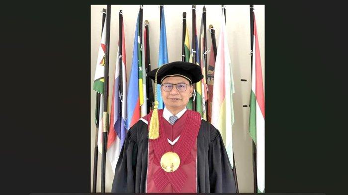 Taruna Ikrar Terima Gelar Profesor dari UNHAN RI & Soroti Kemajuan ...