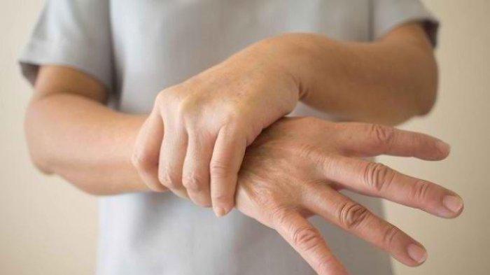 Adakah Faktor Resiko Terjadinya Tremor? Ini Kata dr. Ermawati Sudarsono ...